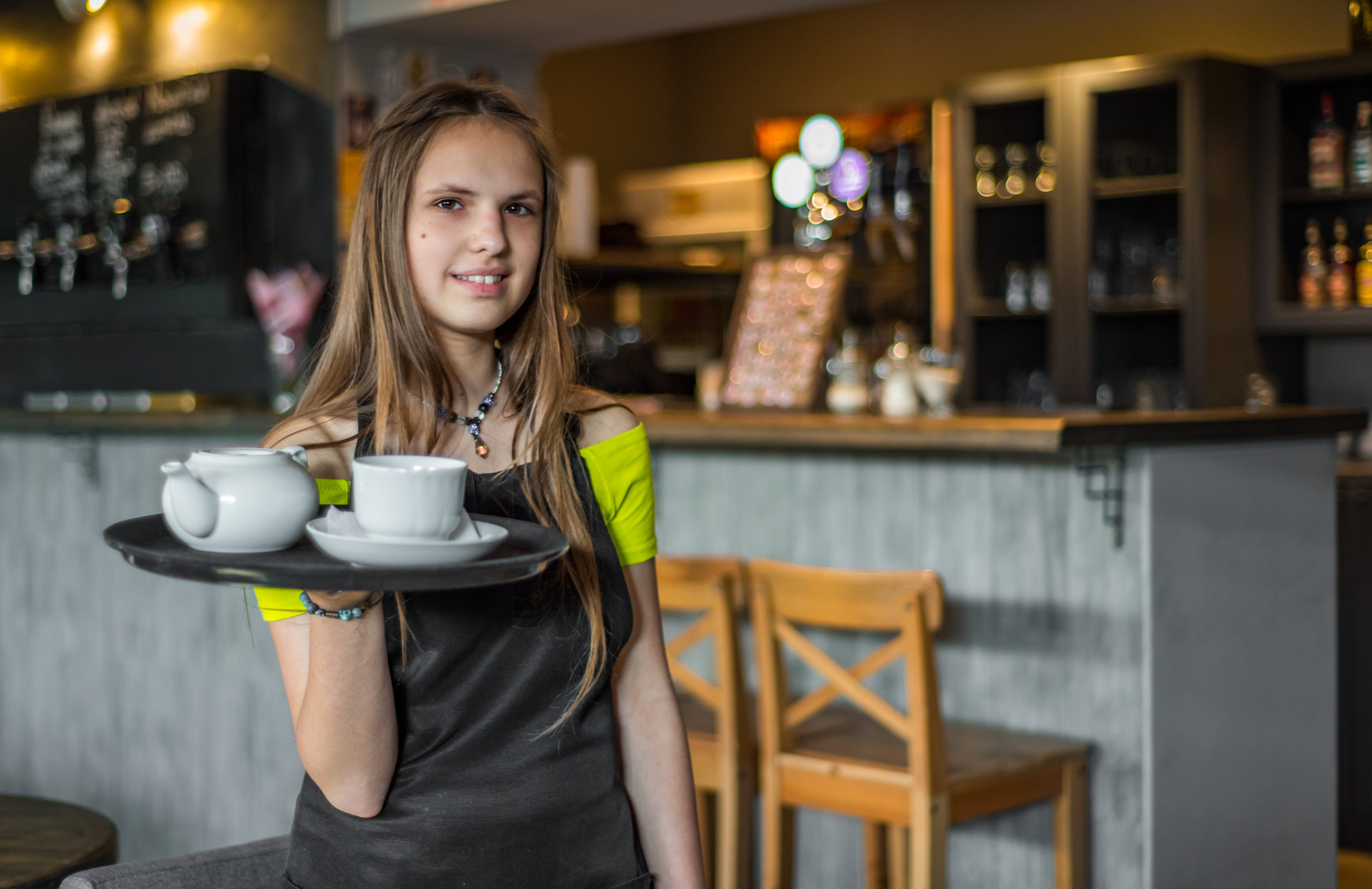 8 Pros And Cons Of Teenager Jobs - A Nation of Moms